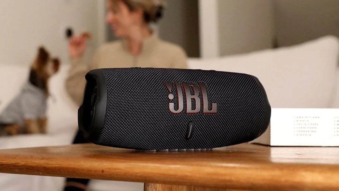 Три bluetooth-колонки и проигрыватель винила на скидке. Подборка для ...